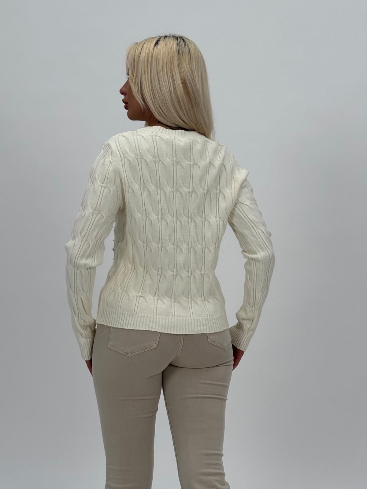 Pulover cu model torsade și ștrasuri